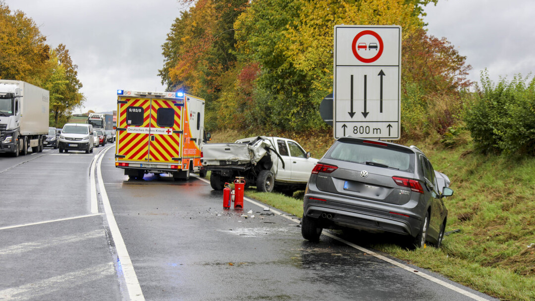 Unfall auf der B27 bei Marbach mit zwei Pkw - Osthessen|News
